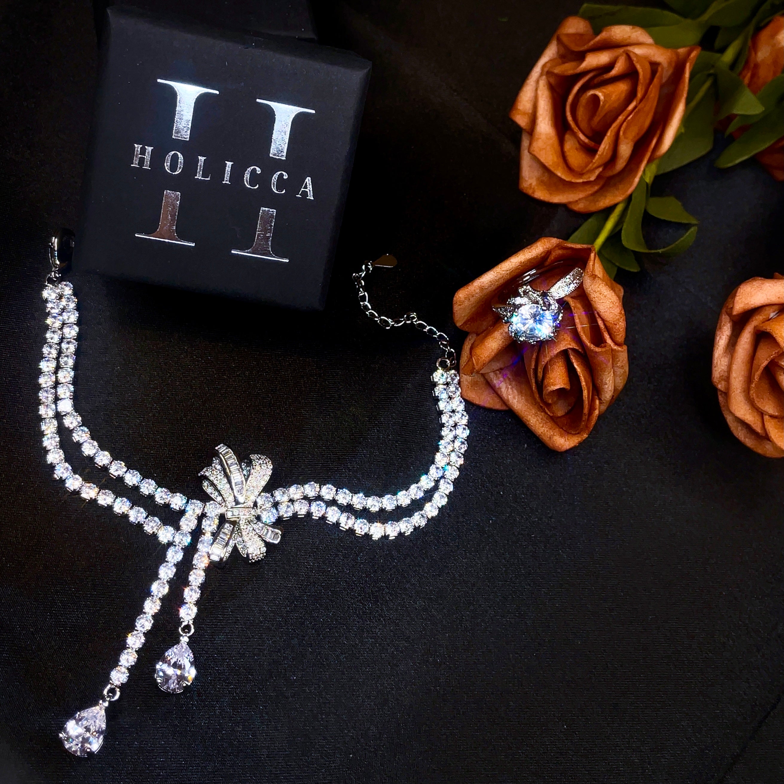 Classy and Elegant Jewelry for Men and Women | Holicca Jewelry Store