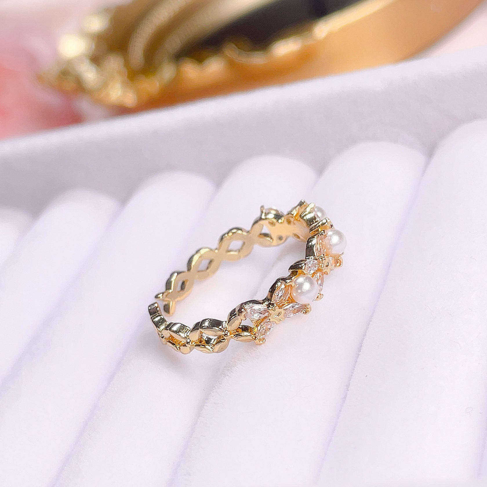 Saria - dainty pearl ring – Holicca